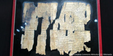 What Are the Dead Sea Scrolls? | Qumran Caves Discovery | IFCJ