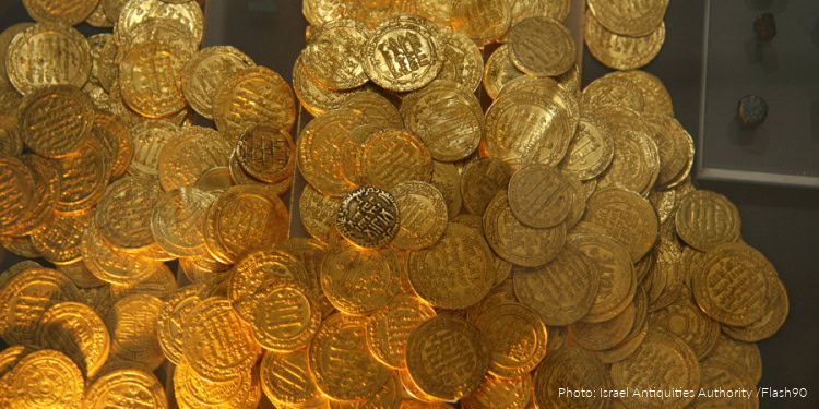 Mike Huckabee’s Family Discovers Ancient Coins - IFCJ